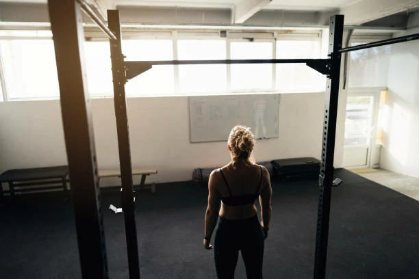 Pull-Up Bar AB Exercises for Beginners – FitBeast